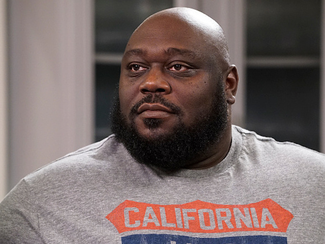 Video captures 'Elf' actor Faizon Love in fight with airport staff ...